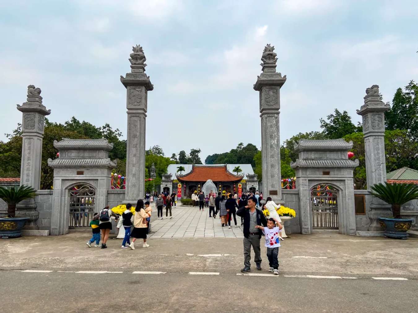 Đền Hai Bà Trưng: Điểm du lịch văn hoá tâm linh giữa lòng thủ đô