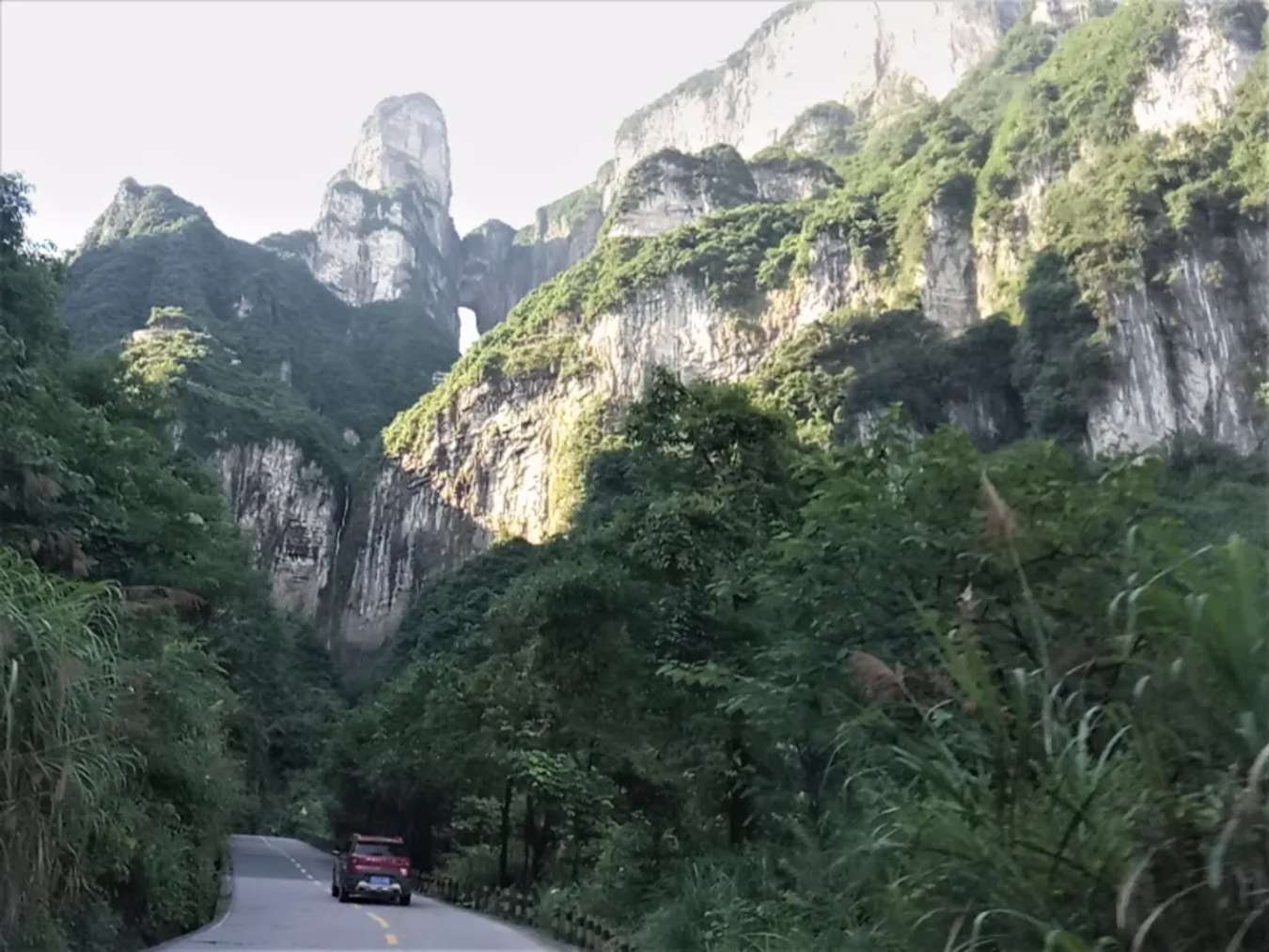 Khám phá núi non hùng vĩ ở Thiên Môn Sơn