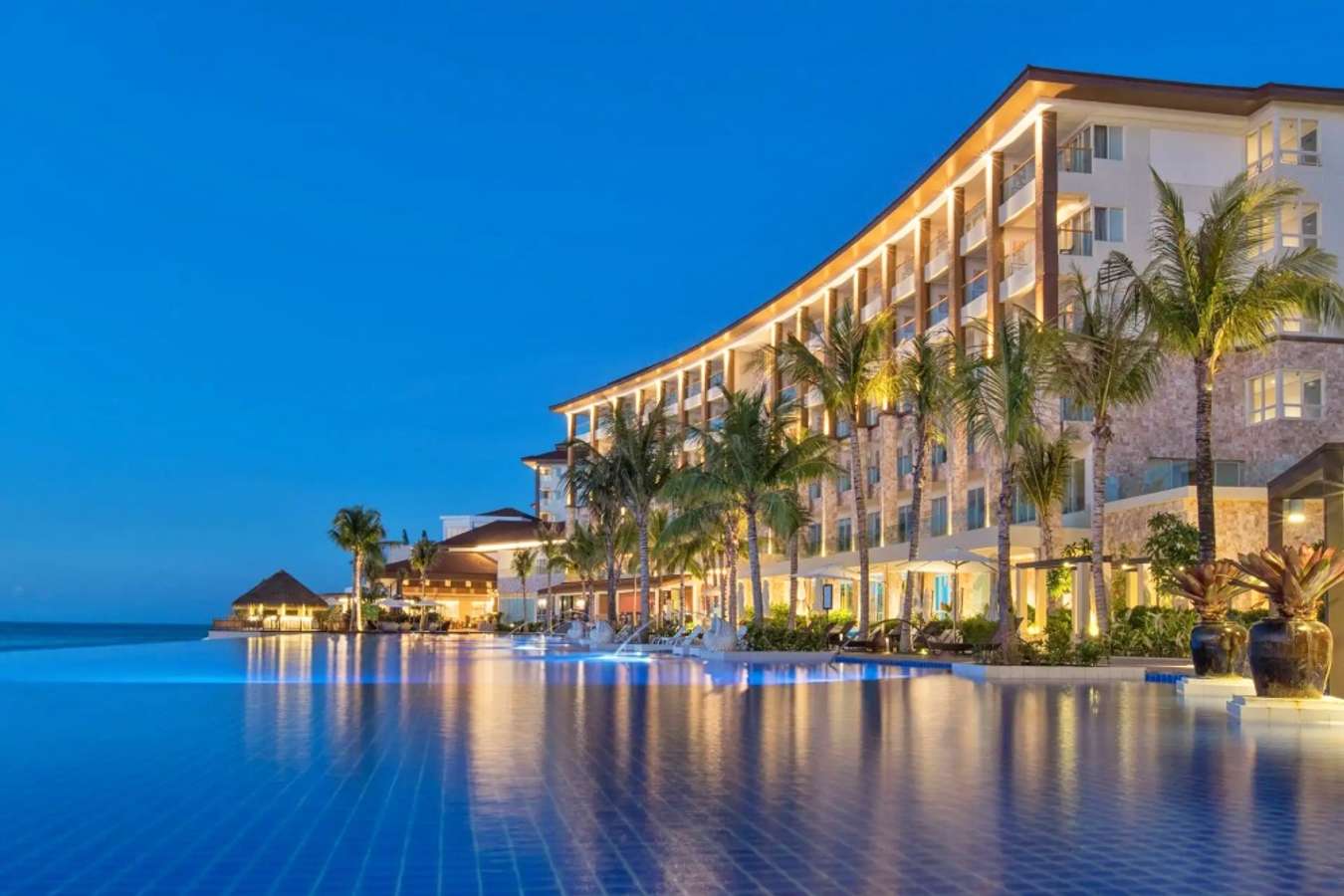 Beachfront Bliss : Top 6 Luxurious Beachfront Resorts in Cebu
