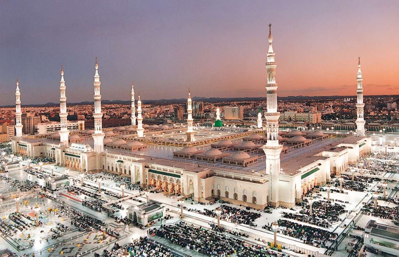 10 Masjid Terbesar Di Dunia Tempat Ibadah Sekaligus Destinasi Wisata