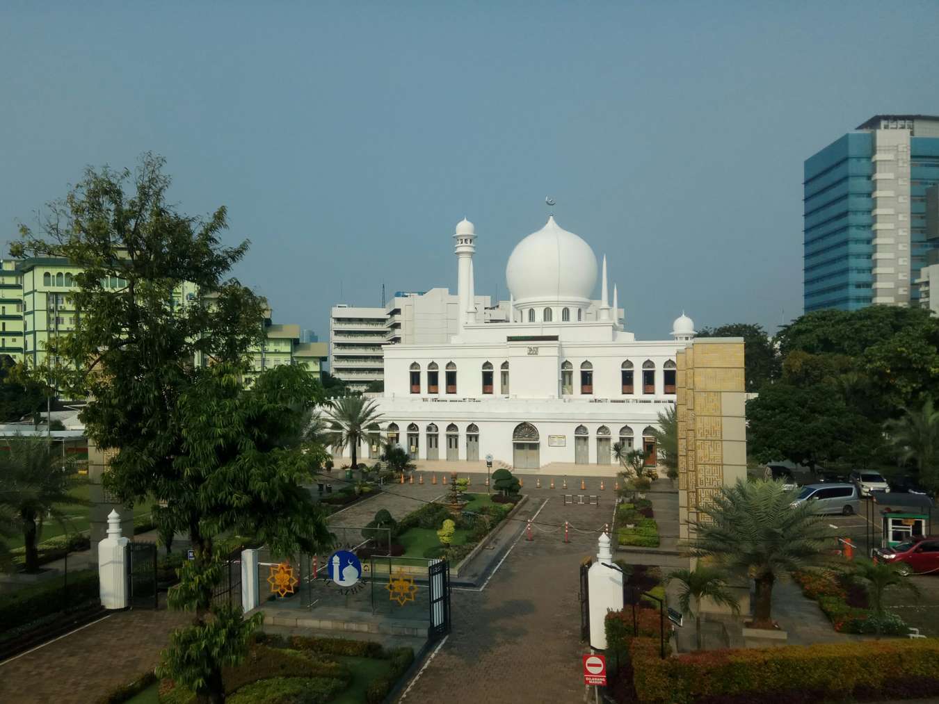 Mosques in Jakarta with Wonderful Ornaments