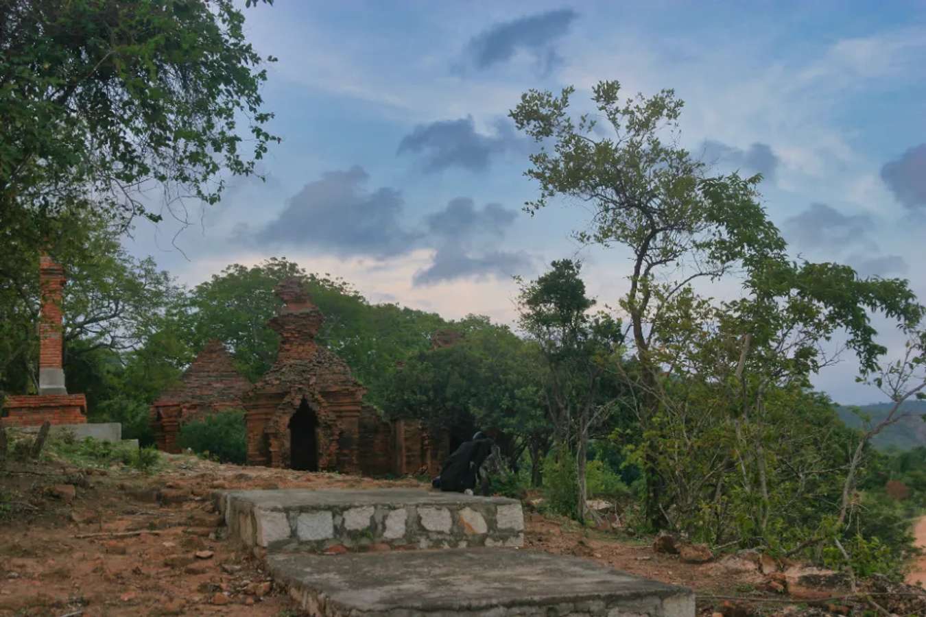 Tháp Po Dam – cụm đền tháp Champa đặc biệt ở Bình Thuận