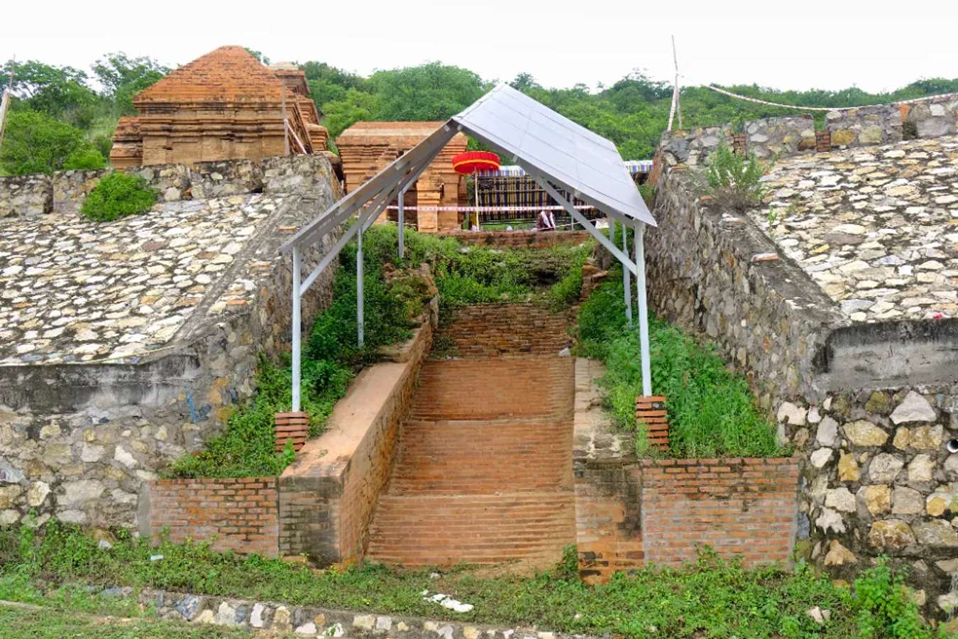 Tháp Po Dam – cụm đền tháp Champa đặc biệt ở Bình Thuận