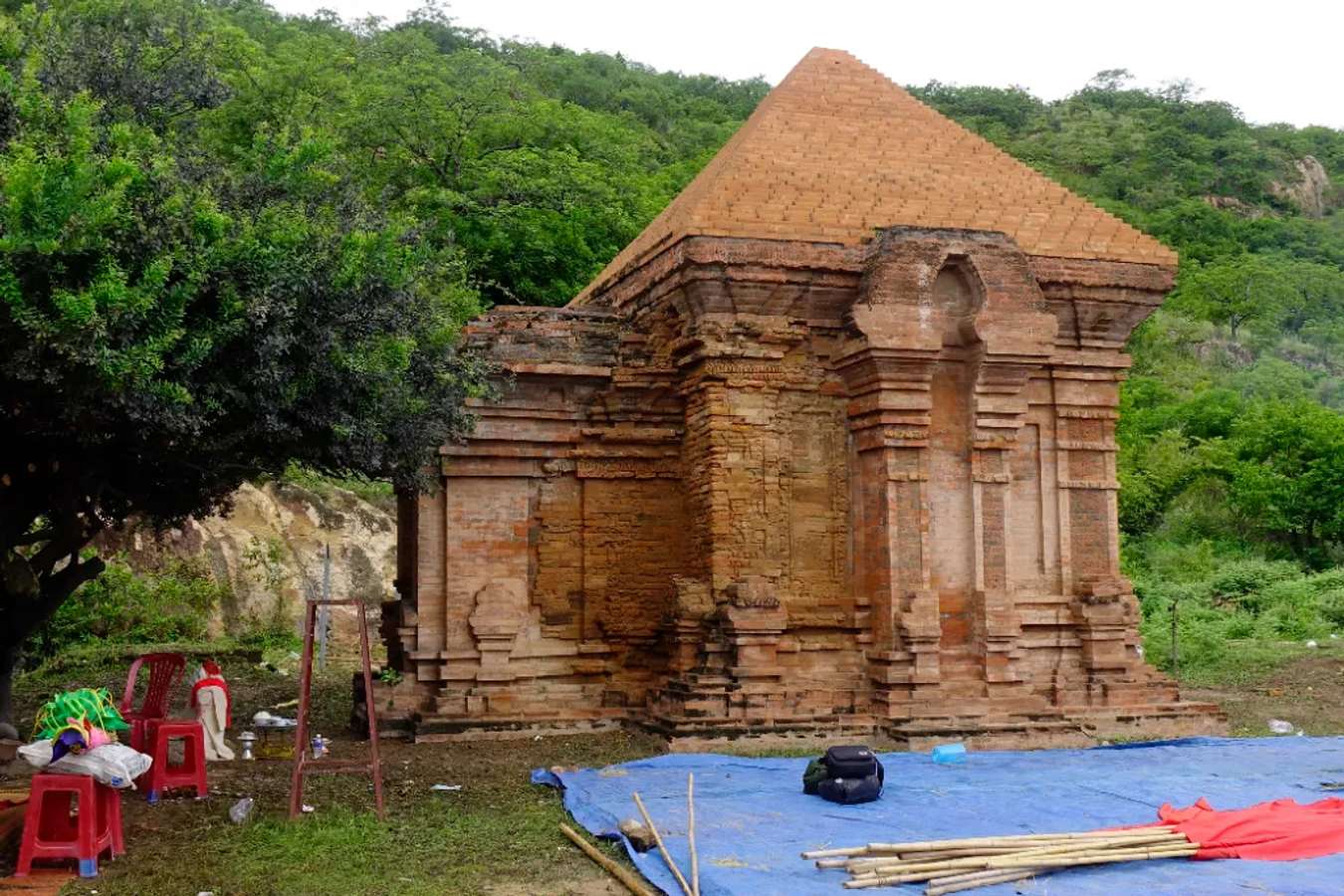 Tháp Po Dam – cụm đền tháp Champa đặc biệt ở Bình Thuận