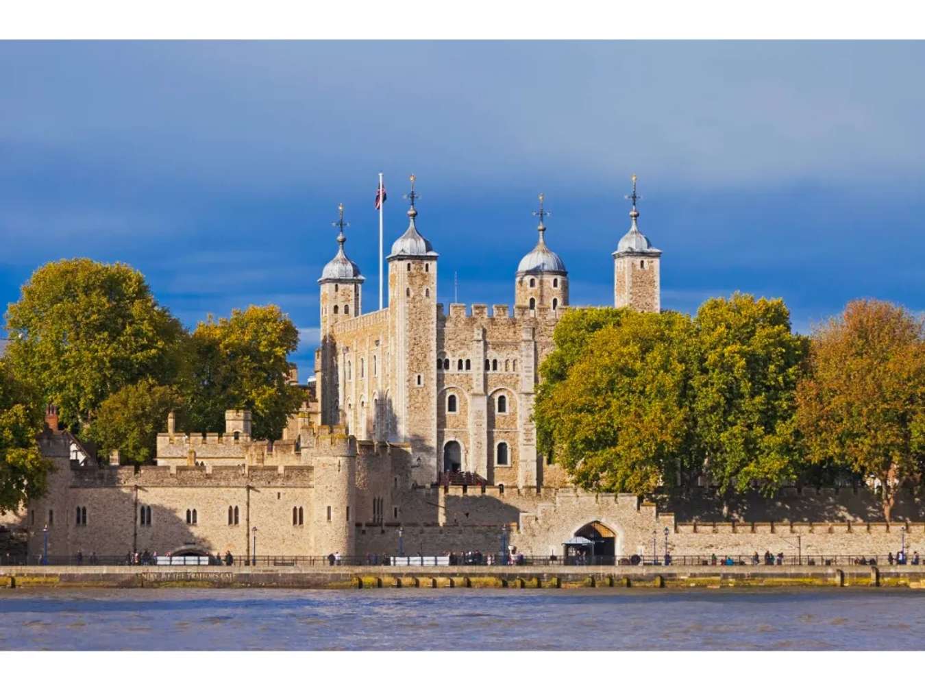 Tháp London - Top những địa điểm tham quan tại Anh không nên bỏ lỡ