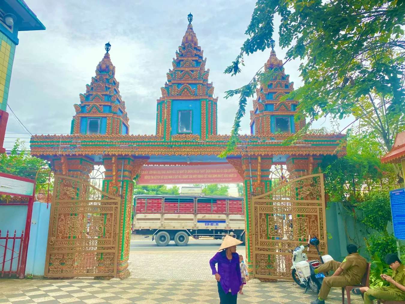 Chùa Chén Kiểu: ngôi chùa độc đáo ở Sóc Trăng
