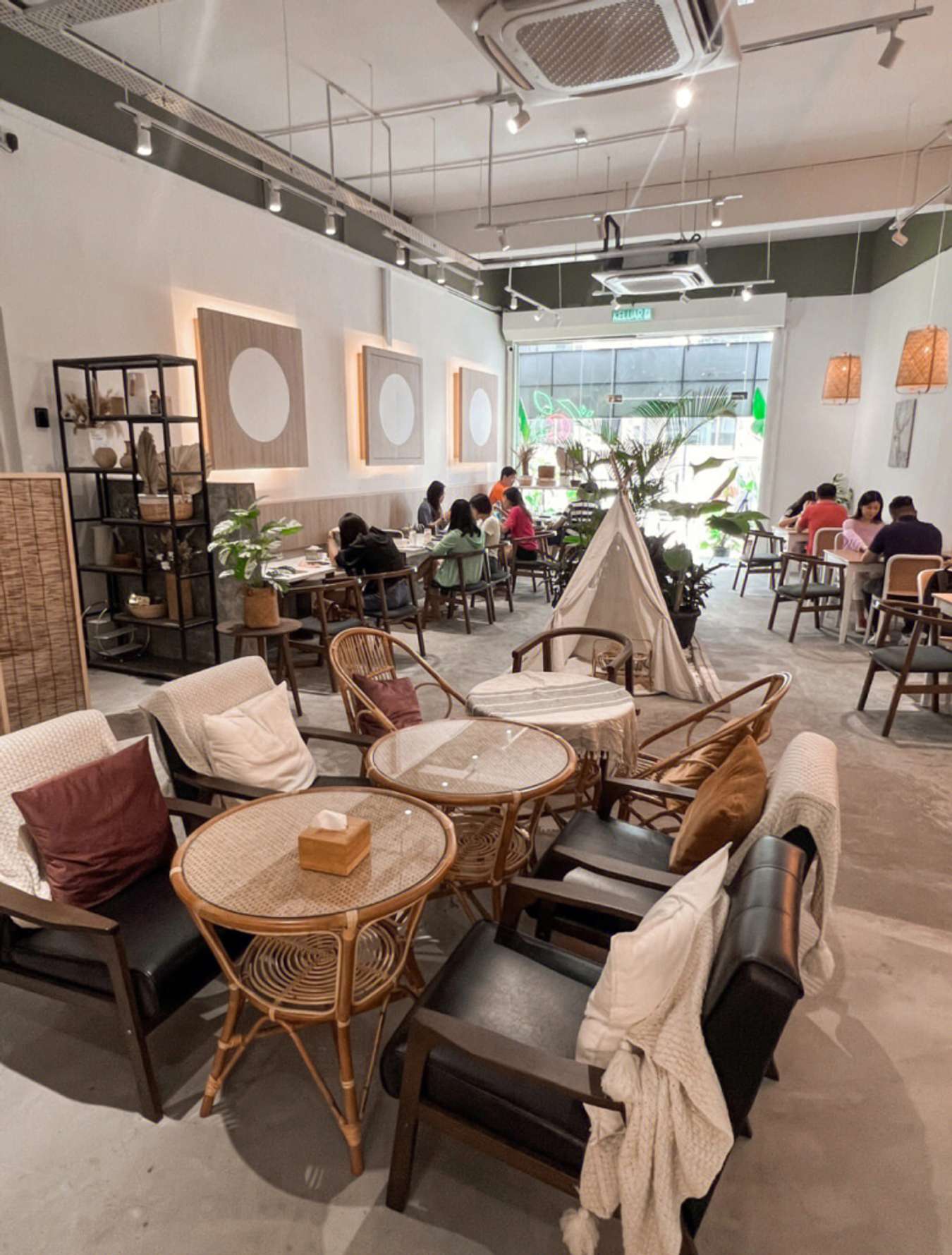20 Puchong Cafes for an Incredible Cafe Experience
