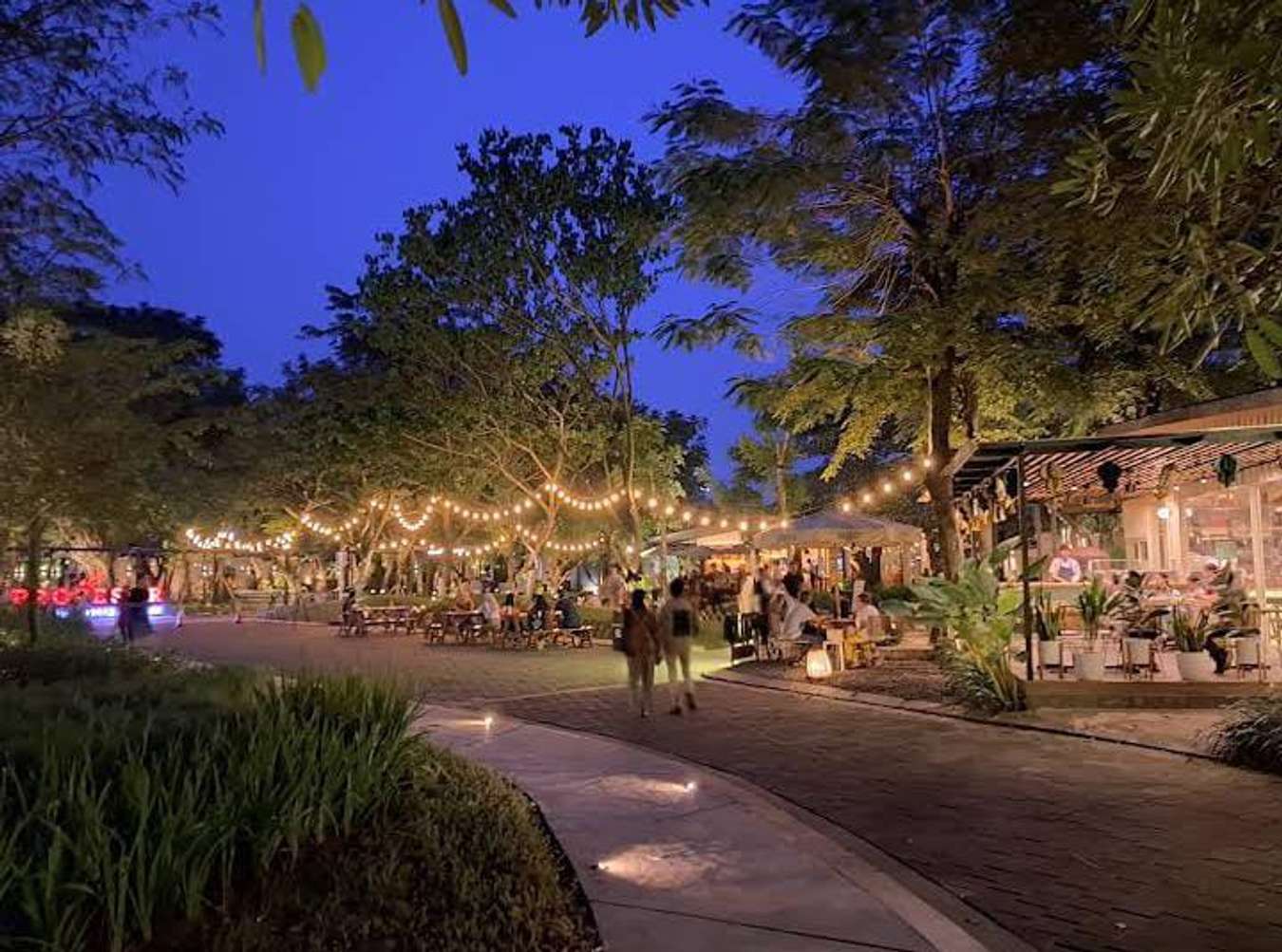 10 Rekomendasi Spot Nyore untuk Menikmati Senja di Jakarta