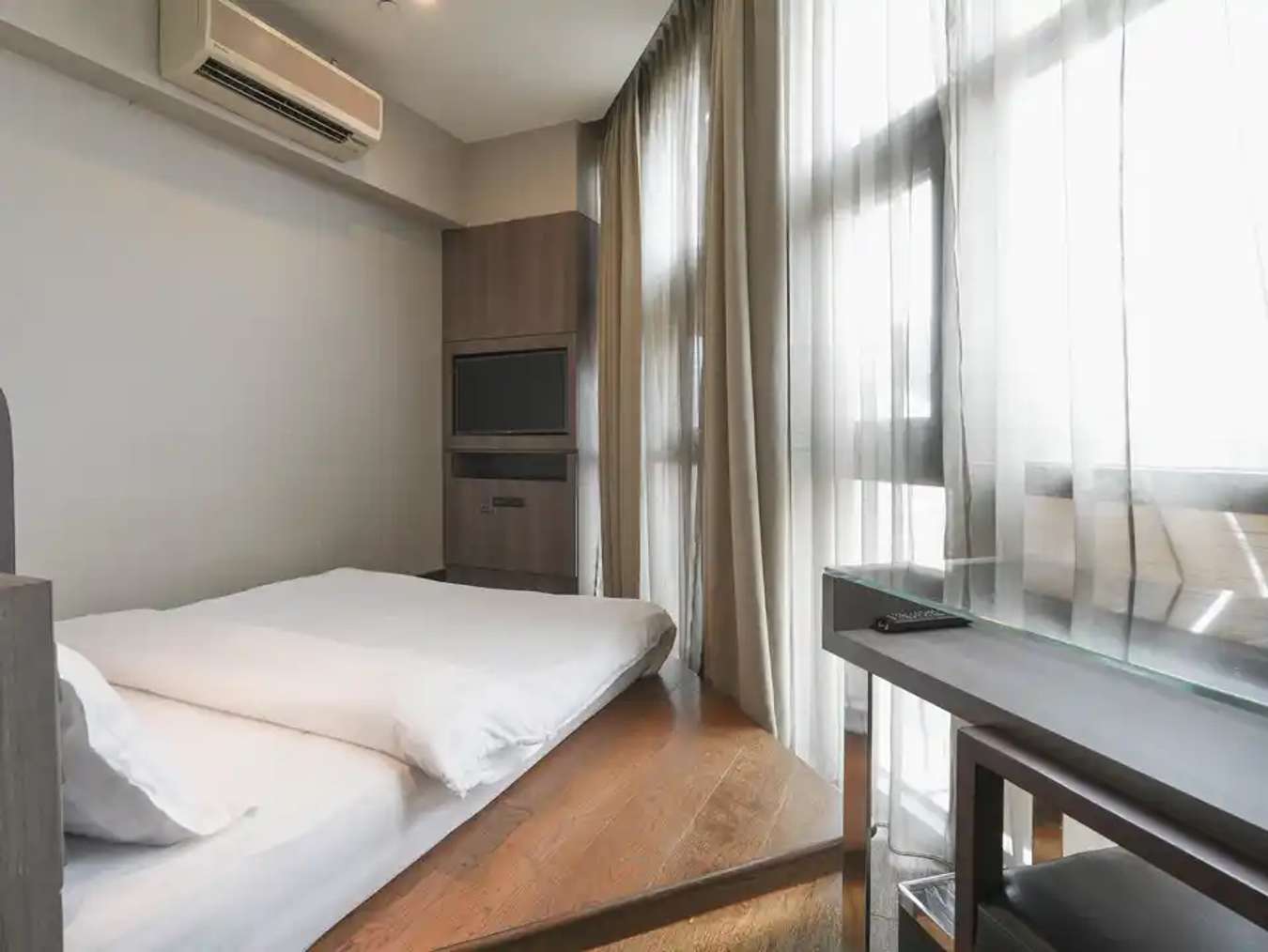 10 Best Cheap Hotel in Singapore for Hooligans to Watch Br*n* M*rs