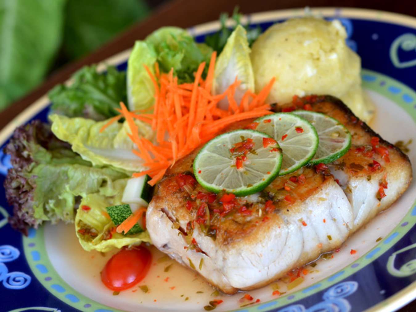 From Kopitiams to Fine Dining, 25 Must-Visit Cafés and Restaurants in ...