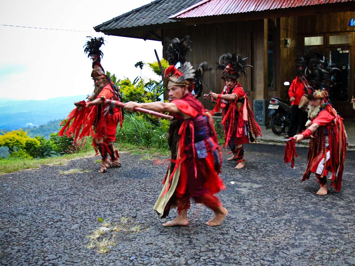 Jelajah Sejarah Lewat Peninggalan Rumah Adat Sulawesi Utara