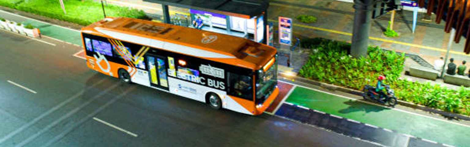 8 Lokasi Wisata dan Cafe yang Bisa Kamu Kunjungi Pakai Bus TJ Rute 5M
