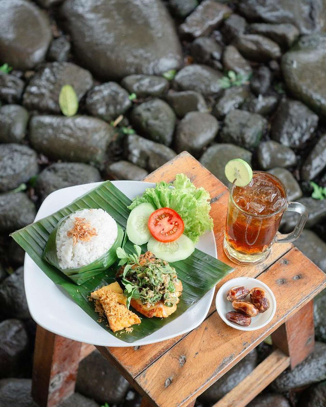 Rekomendasi Restoran Sunda Di Bogor Dengan View Alam Super Sejuk!