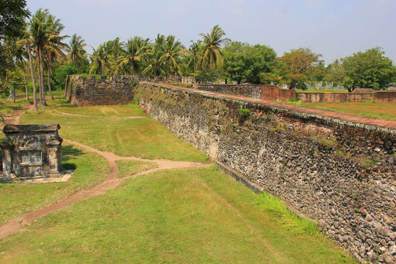 Sejarah Benteng Speelwijk, Simbol Kekuasaan Belanda di Banten!