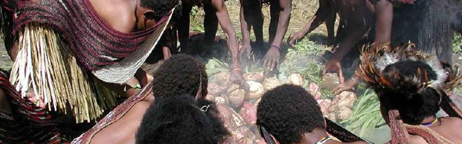 Mengenal 4 Upacara Adat Papua yang Unik