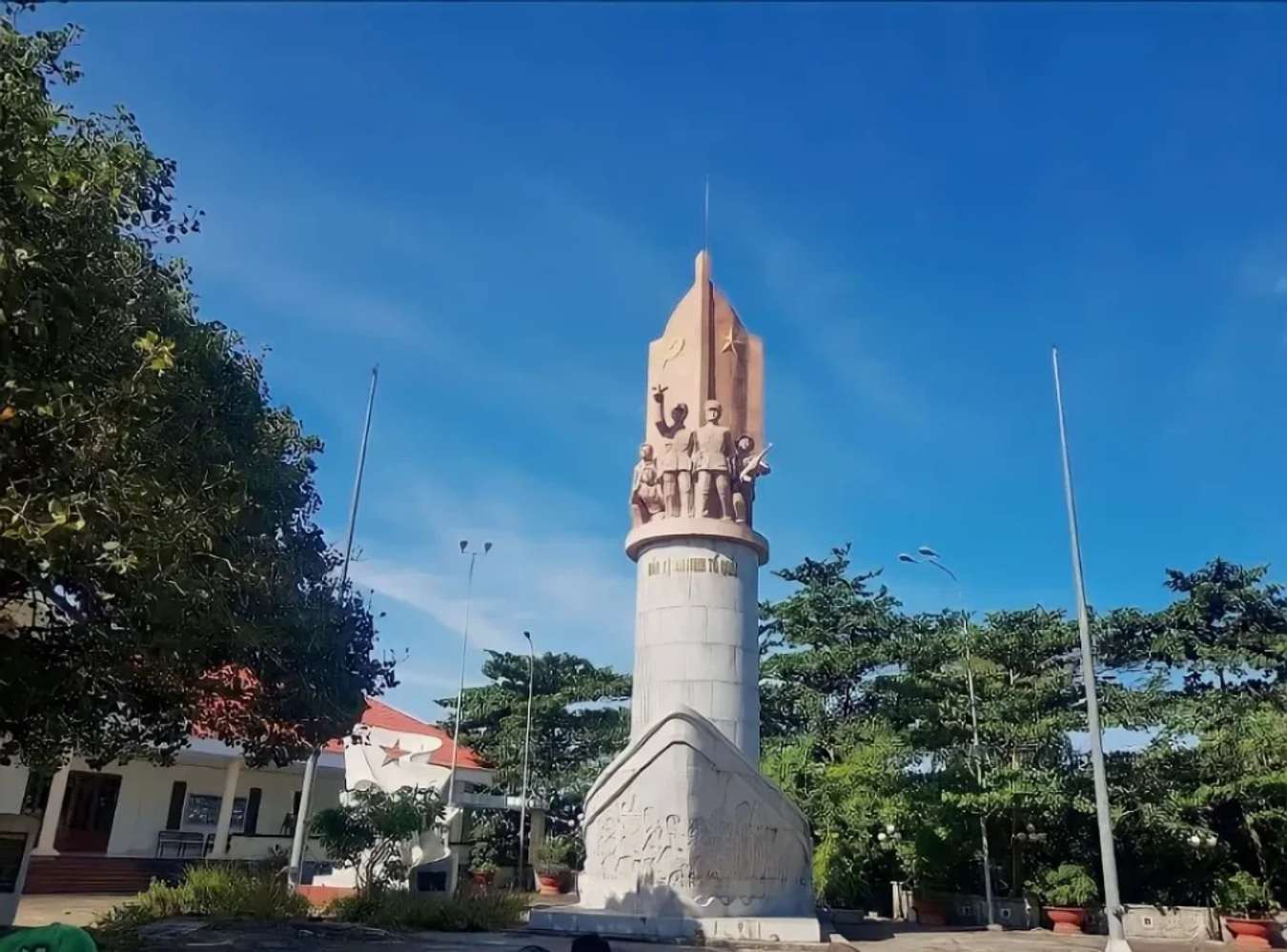 Khám phá Hòn Đá Bạc - Cụm đảo có niên đại 180 triệu năm