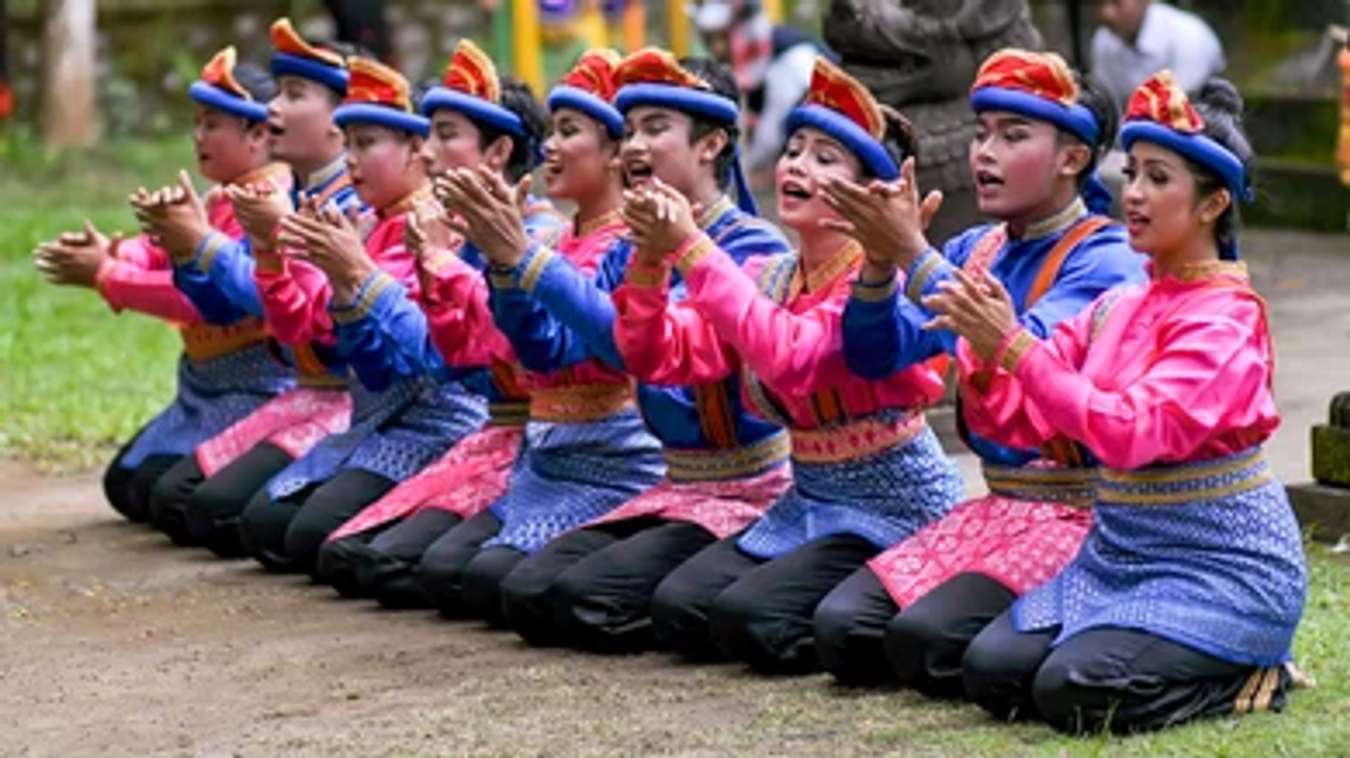 Judul: 6 Tarian Tradisional Aceh yang Unik dan Menarik