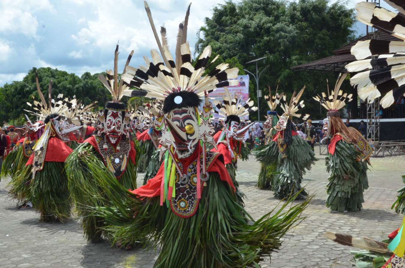 5 Tarian Kalimantan Timur Tradisional yang Perlu Dipahami Maknanya