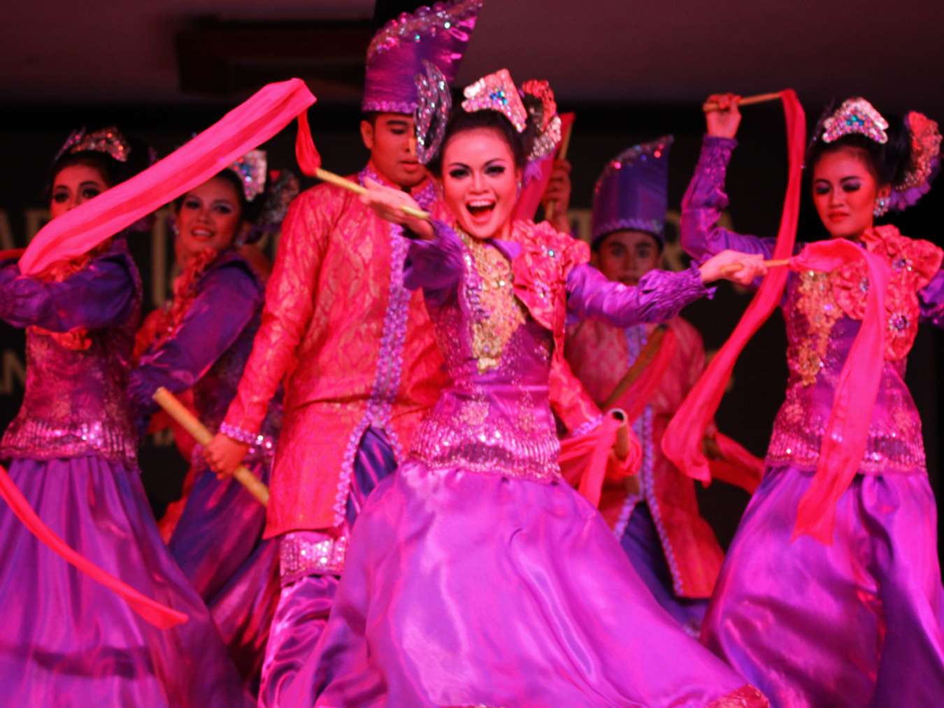 5 Tarian Kalimantan Timur Tradisional yang Perlu Dipahami Maknanya