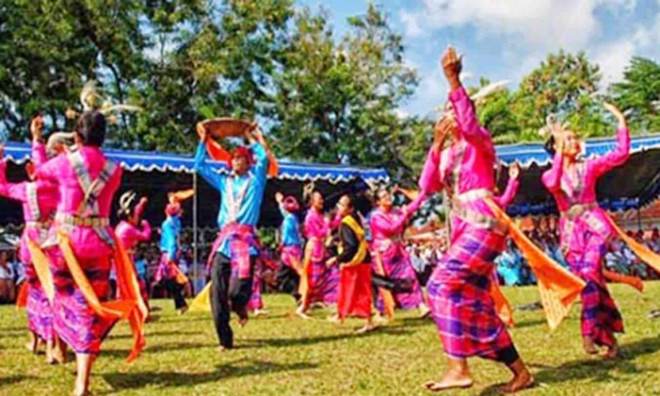 6 Tarian Tradisional Maluku yang Penuh Makna Mendalam