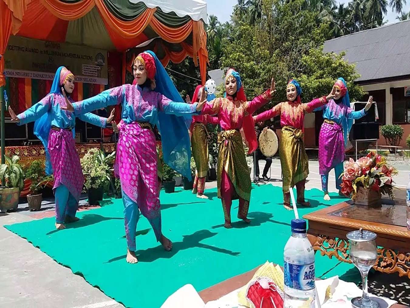 Judul: 6 Tarian Tradisional Aceh yang Unik dan Menarik