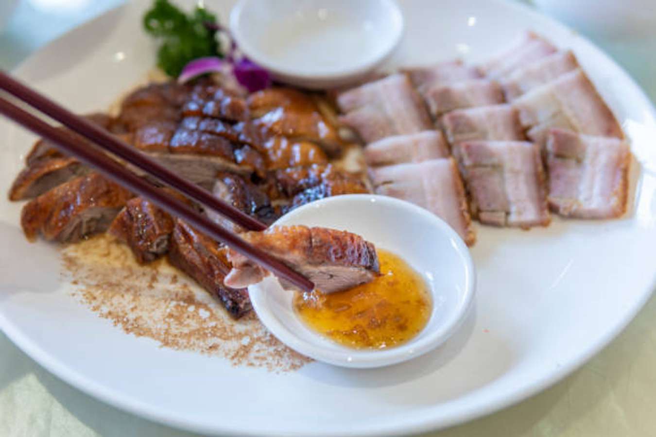 10 Iconic Comfort Foods and Where to Find Them