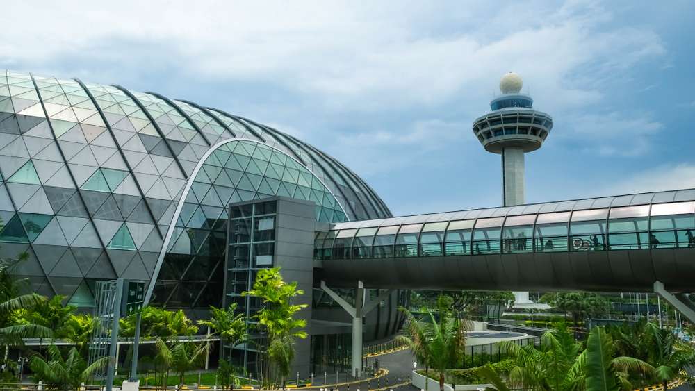 9 Free Things to Do in Changi Airport While on Flight Transit
