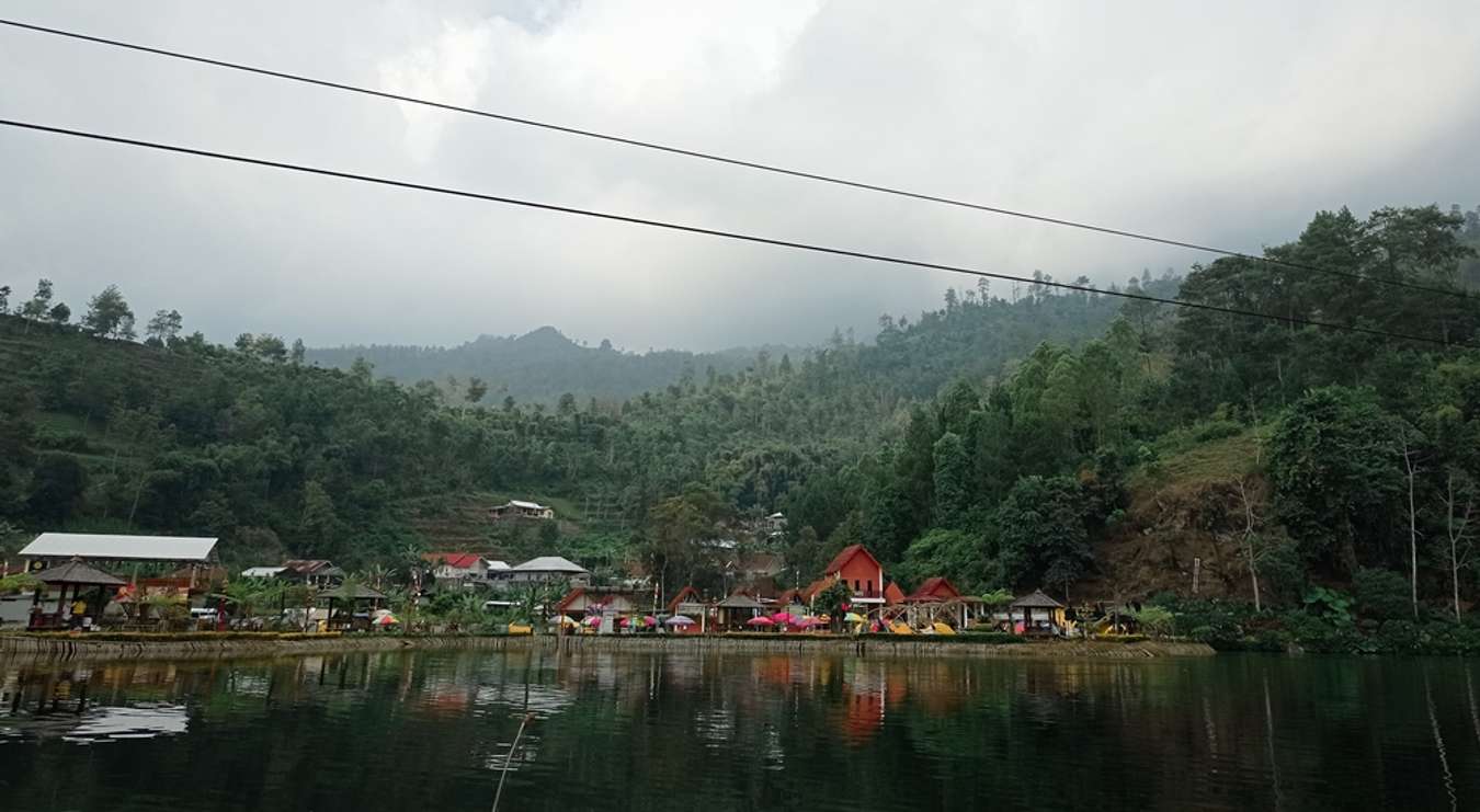 Telaga Madirda, Wisata di Karanganyar dengan Pemandangan Pegunungan