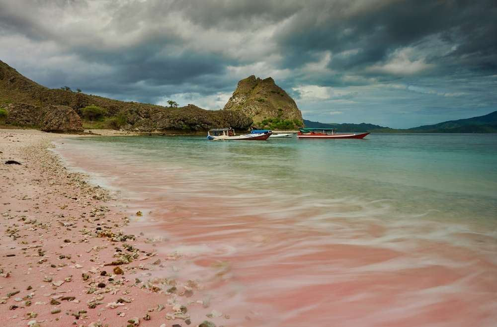 10 Destinasi Wisata Pantai di Tegal dengan Keindahan Alam khas Pantai ...