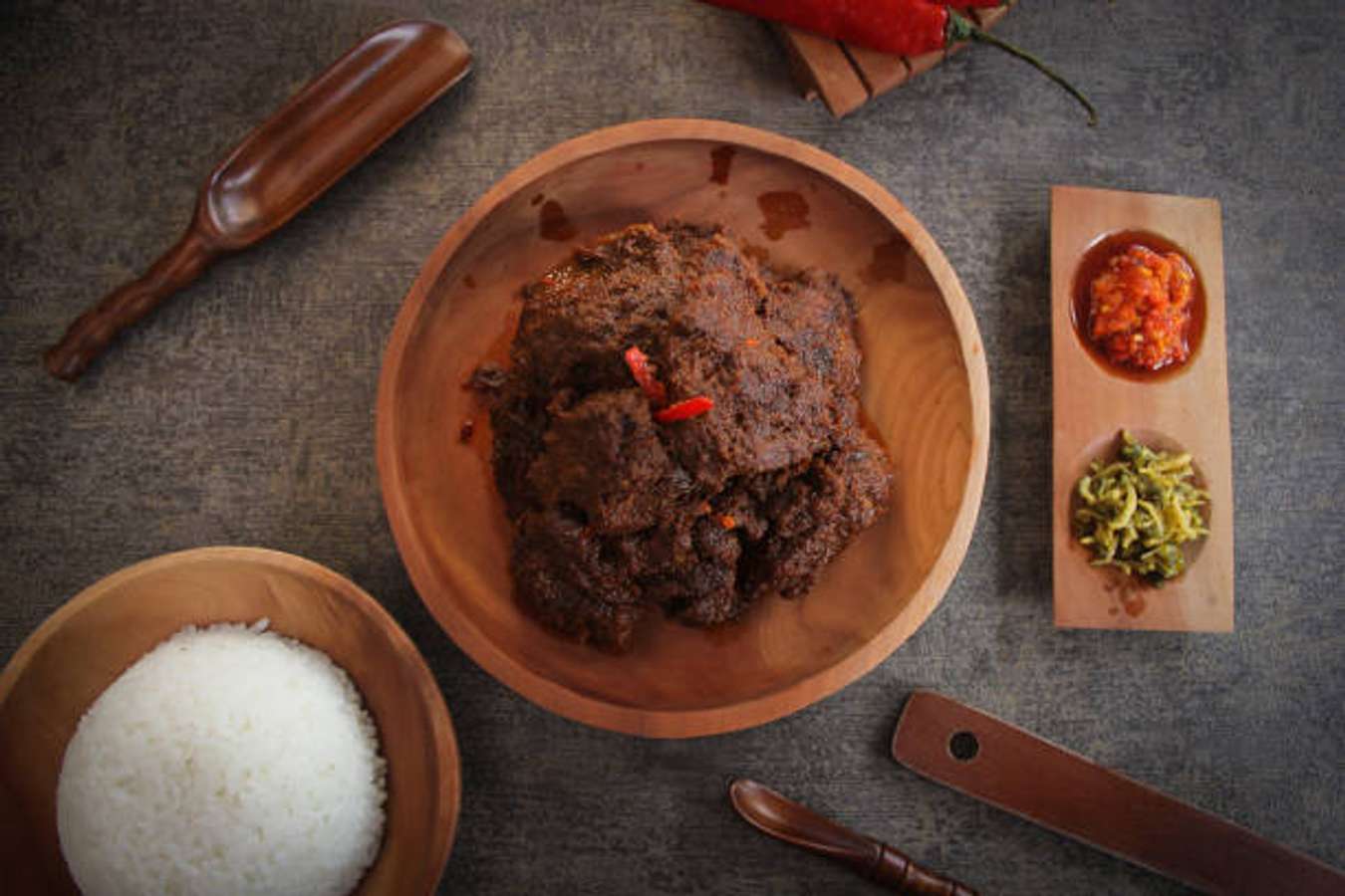 Menilik Kelezatan Rendang, Kuliner Khas Minangkabau yang Mendunia