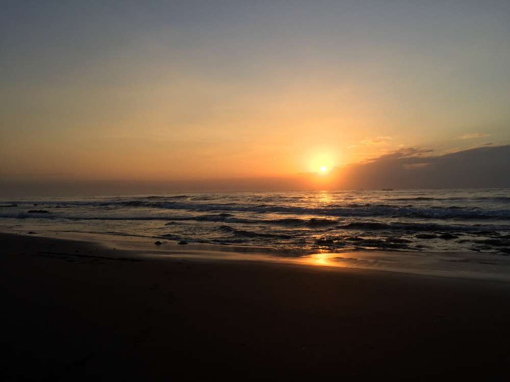 Pantai Batu Karas: Lokasi, Jam Buka, Harga Tiket Masuk, dan Daya Tariknya