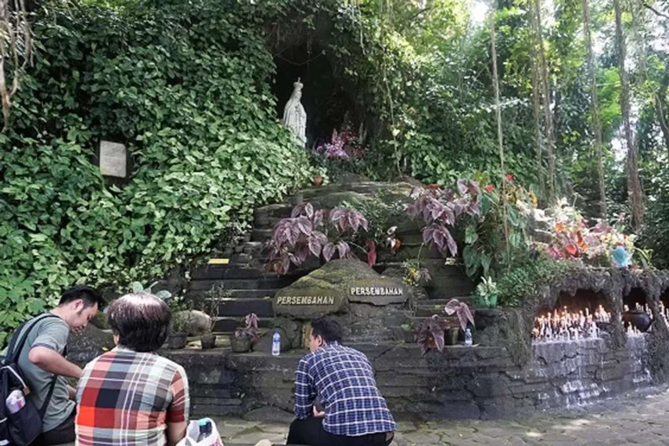 Gua Maria Kuningan, Destinasi Wisata Religi di Desa Cisantana, Kuningan