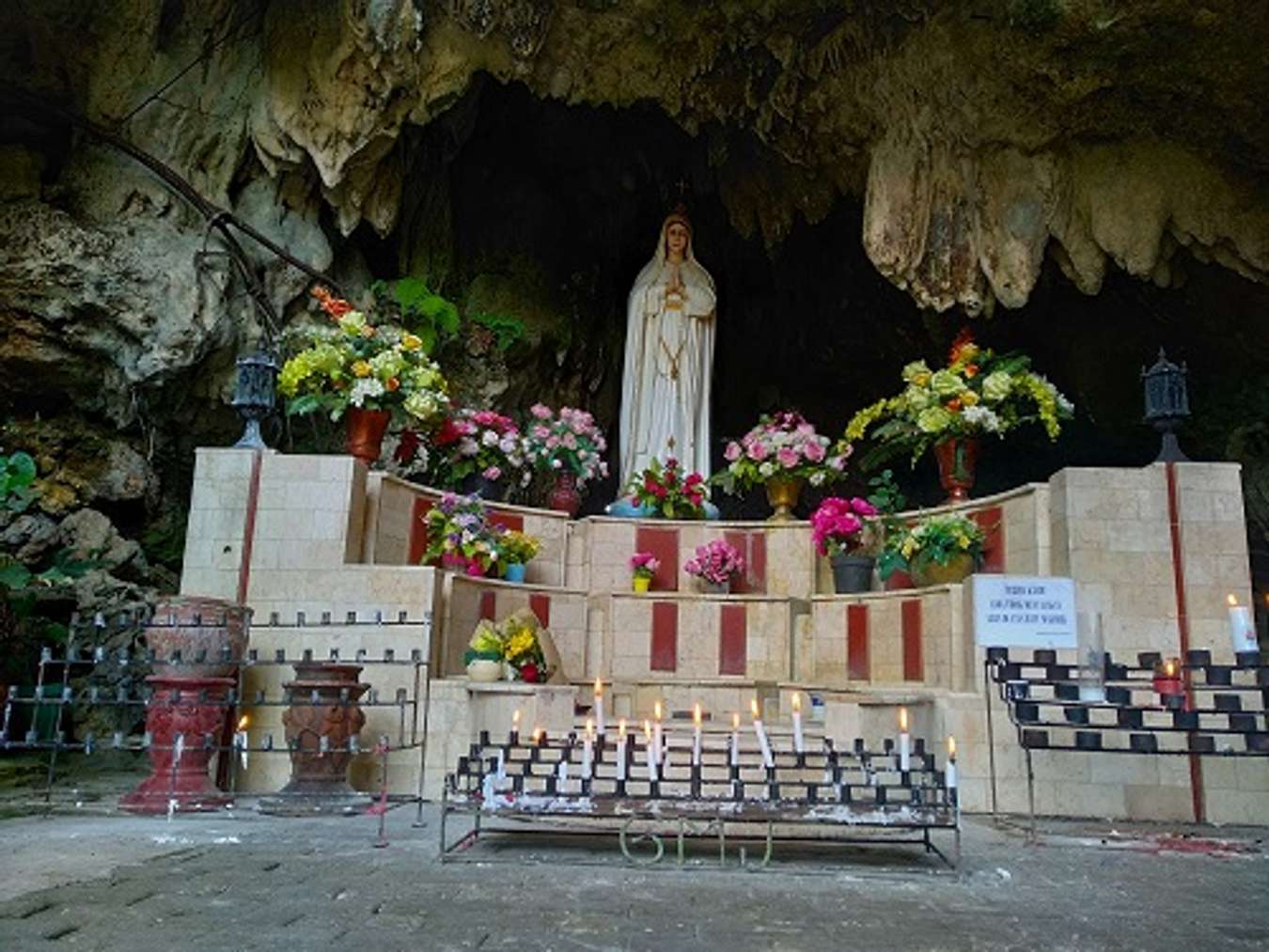 Gua Maria Lawangsih, Wisata Religi dengan Pemandangan Alam Indah