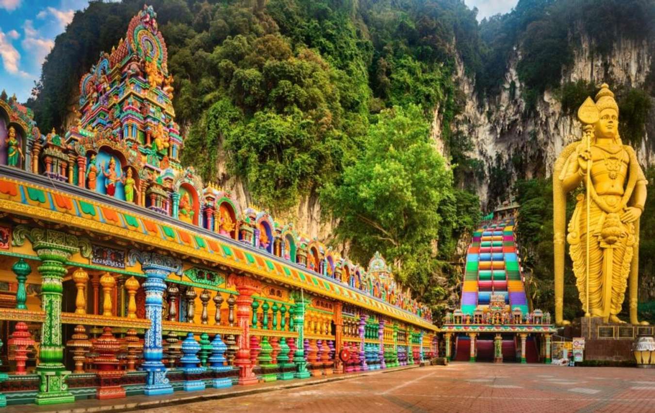 Chinh phục động Batu - Thánh địa của đạo Hindu tại Malaysia