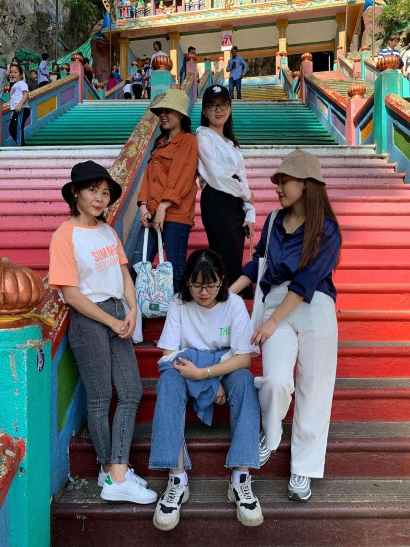 Chinh phục động Batu - Thánh địa của đạo Hindu tại Malaysia