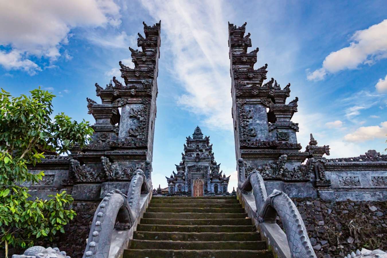 Rekomendasi 10 Wisata Sekitar Garuda Wisnu Kencana (GWK)