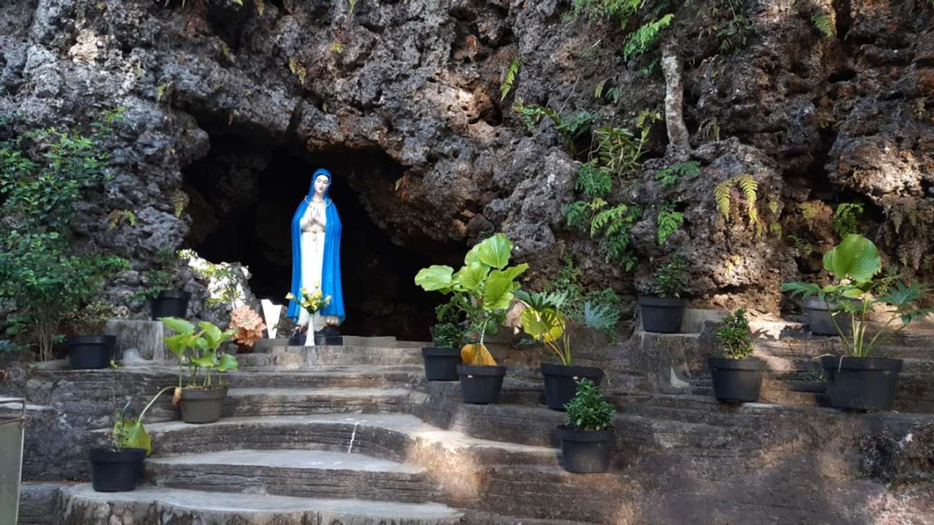 Gua Maria Lawangsih, Wisata Religi dengan Pemandangan Alam Indah