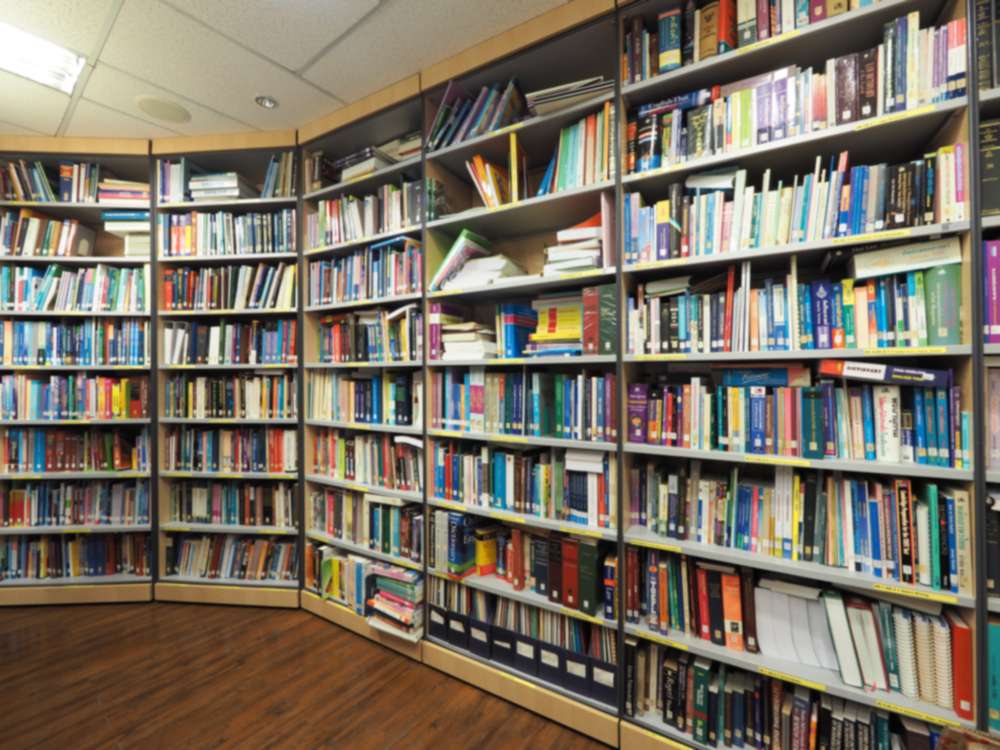 Menjelajahi Dunia Pengetahuan di 10 Perpustakaan Surabaya