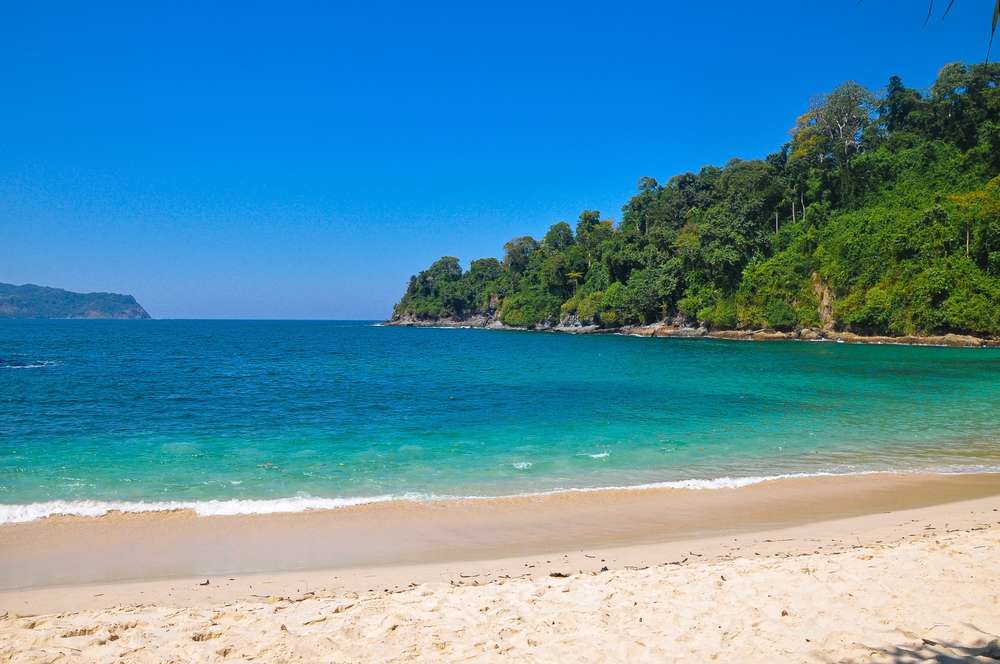 Pantai Teluk Tamiang: Lokasi, Jam Buka, Harga Tiket Masuk, dan Daya ...