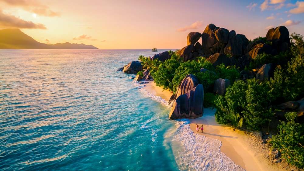 Cari Tahu Kode Telepon Seychelles, Negara Kepulauan yang Punya Pantai Indah
