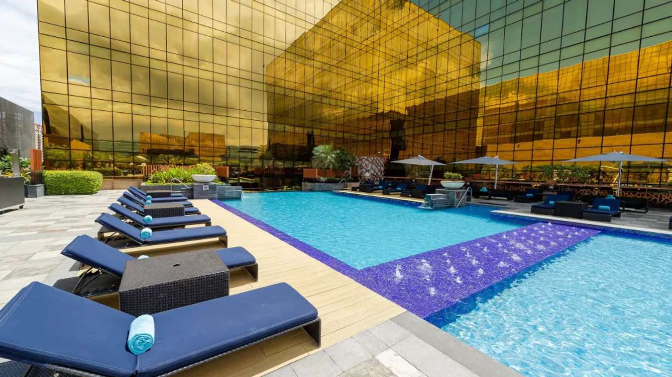 Mandaluyong: A Stunning City with Stunning Pool Facilities