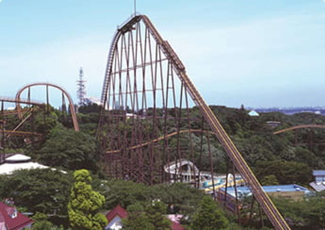 10 Roller Coaster di Jepang Terpopuler, dari yang Ekstrem sampai Unik