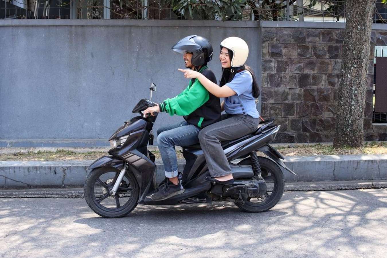 How to Get from Ubud to Canggu: by Car Rental, Taxi & More