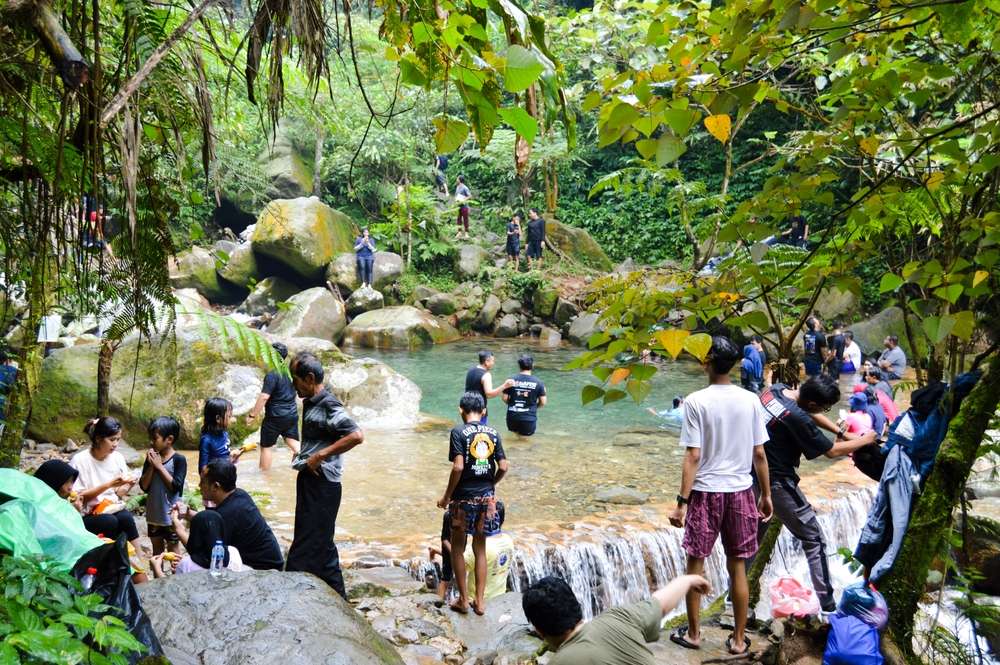 Menikmati Keindahan Alam Bukit Cirimpak: Aktivitas, Lokasi, Rute ...