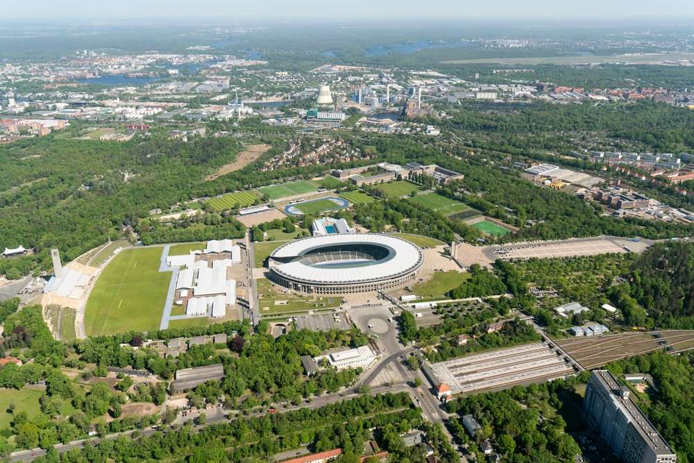 15 Stadion di Jerman Terbesar, Ada Red Bull Arena!