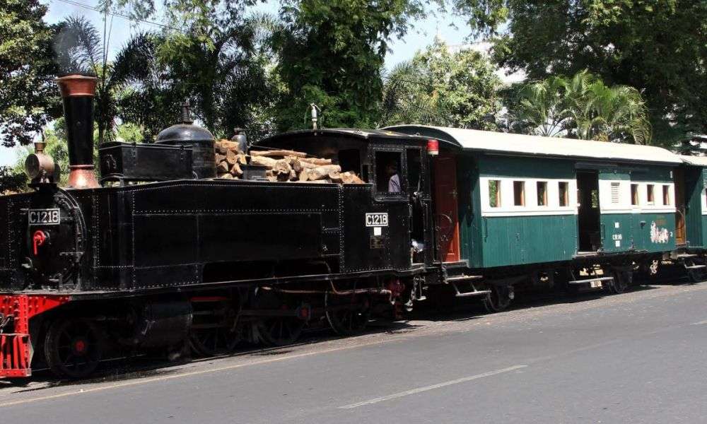 Kereta Api Uap: Sejarah, Cara Kerja, & Fakta Menarik di Indonesia