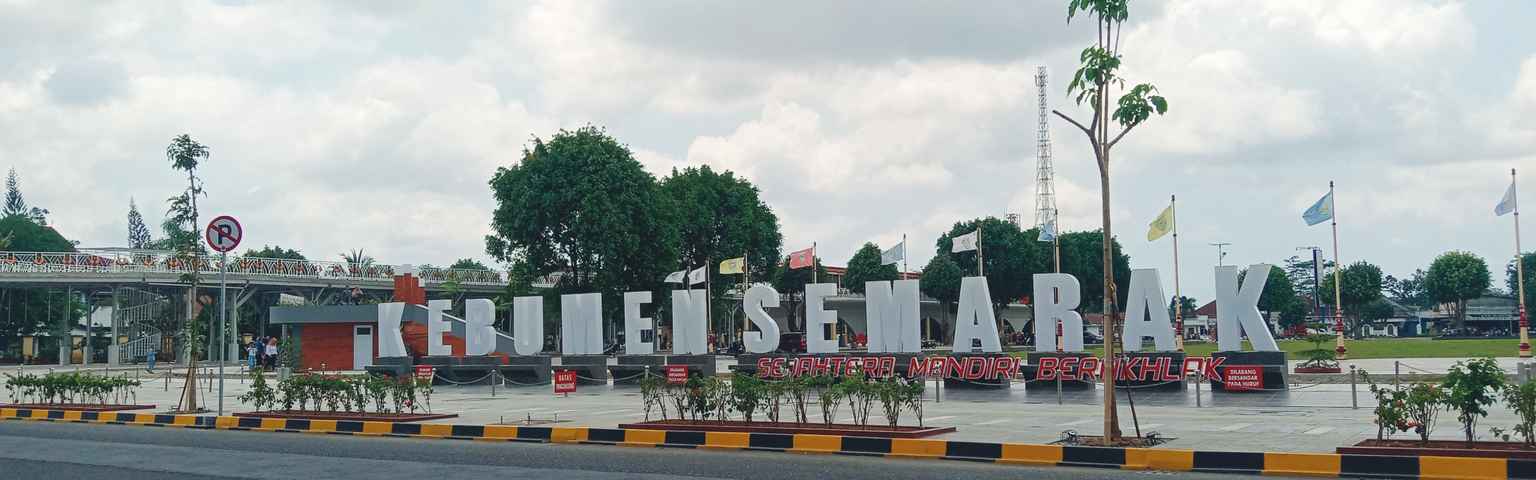 Alun Alun Kebumen: Ikon Wisata Kota Ramah