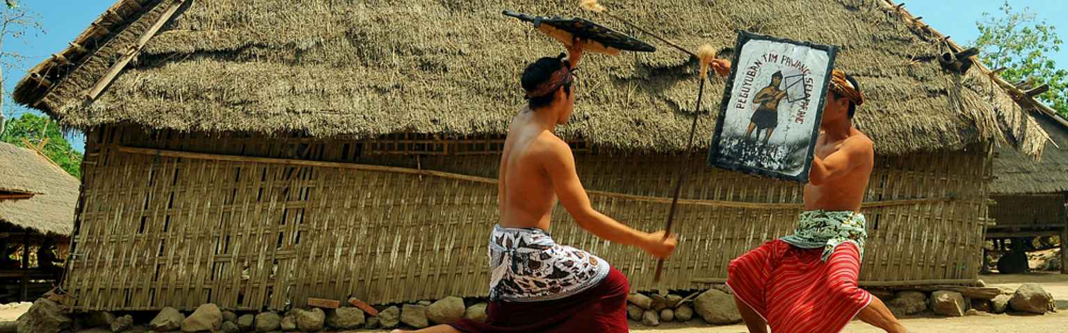 Mengenal Peresean: Tradisi Adat Seni Bertarung di Lombok