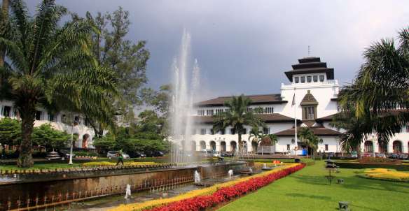 Moshing: Arti serta Bentuk Gerakan Seru-seruan saat Konser Musik!