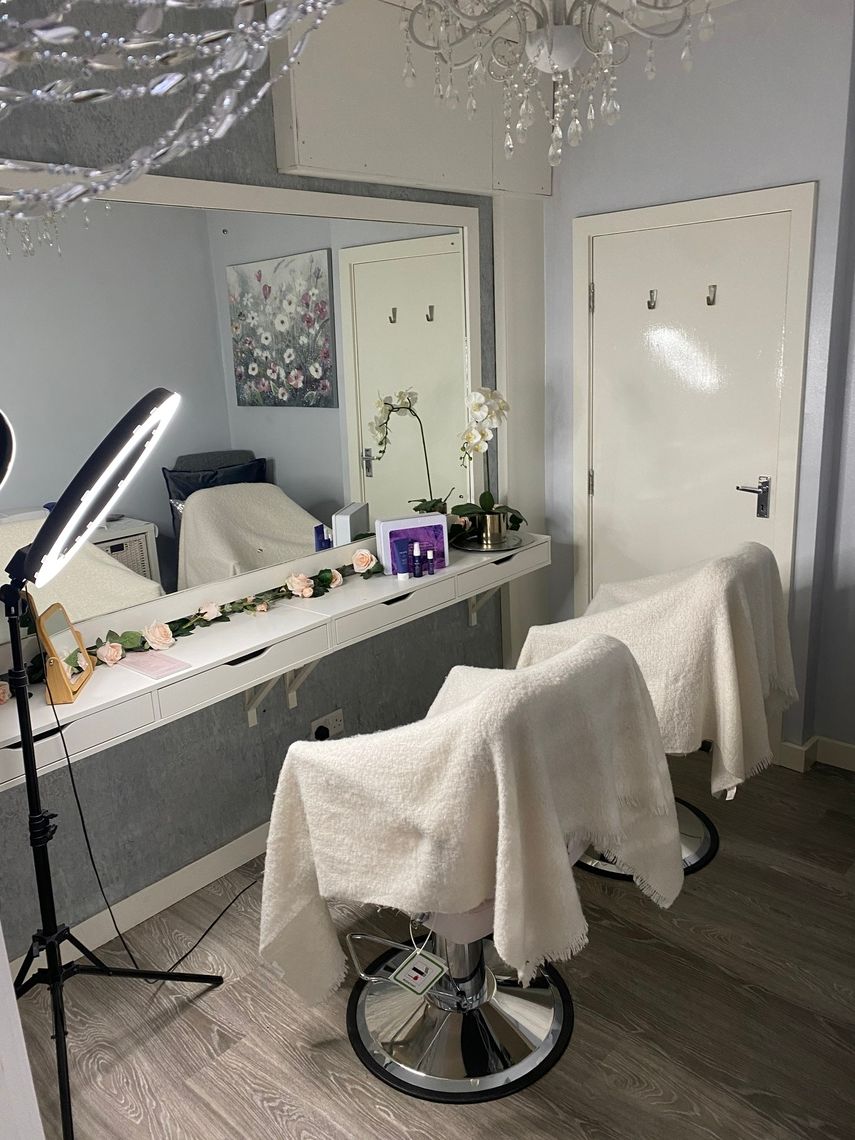 Beauty salon - UK Therapy Room - Photo Album By Nail station